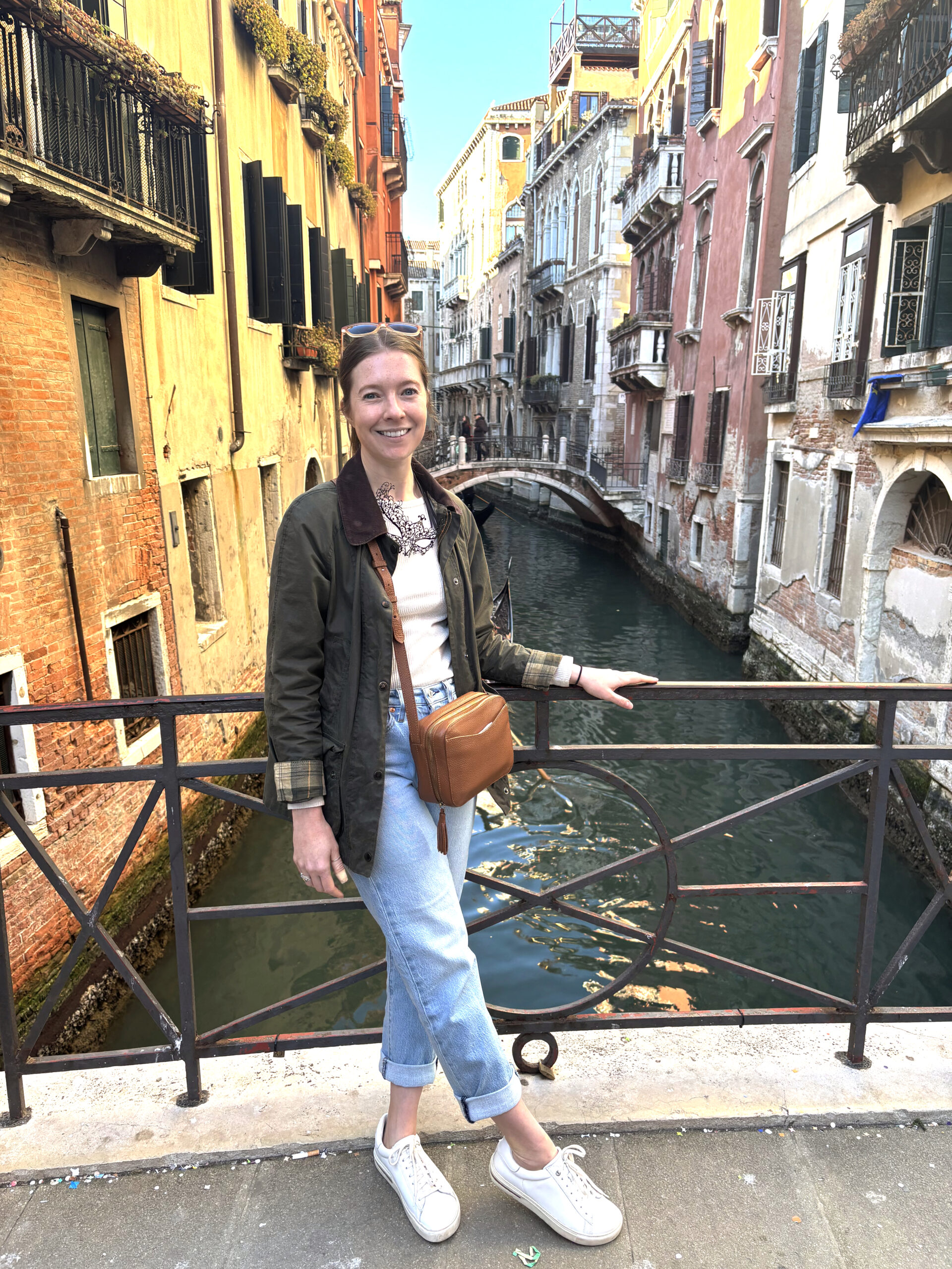 Venezia, Italia: Carnevale celebrations, a Murano glass workshop and ...